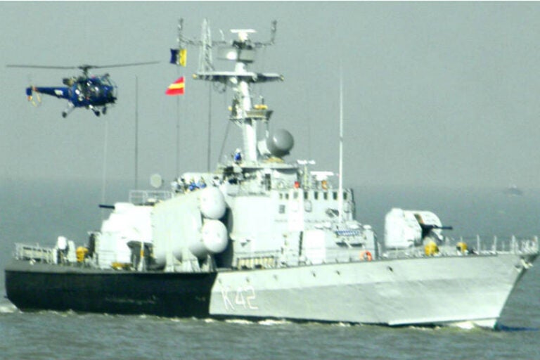 Discover the Top Ten Naval Corvettes Known for Speed and Agility