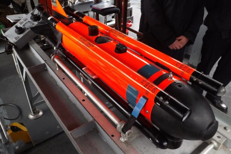 Autonomous underwater robots: from Swordfish to the Orca