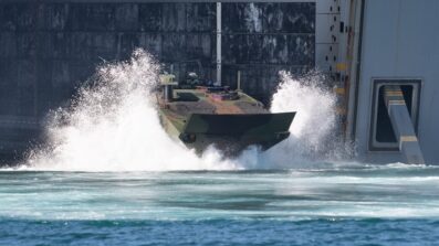 USMC suspends ACV waterborne operations over towing issue