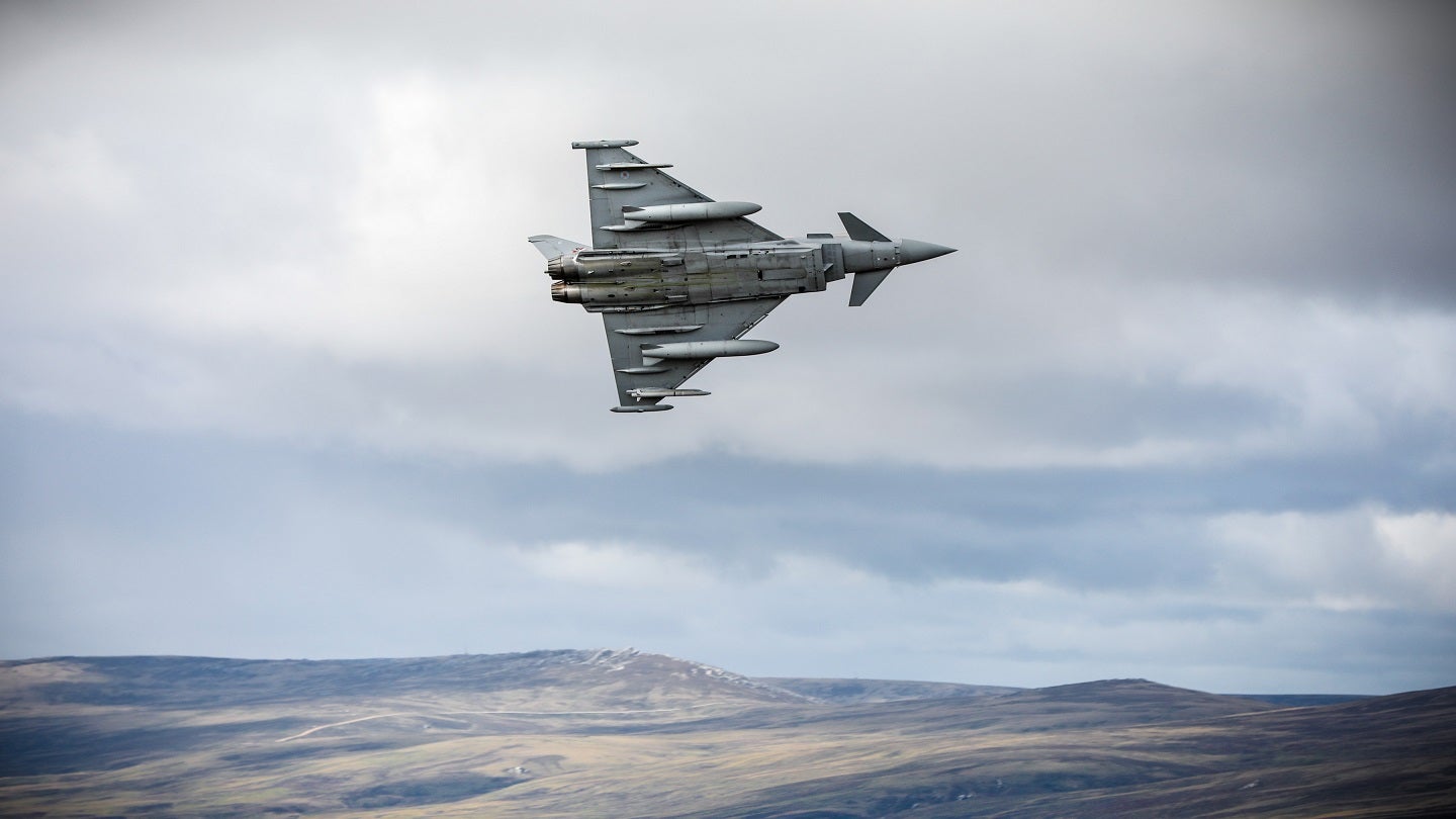 What UK military forces are based at the Falkland Islands? - Naval ...