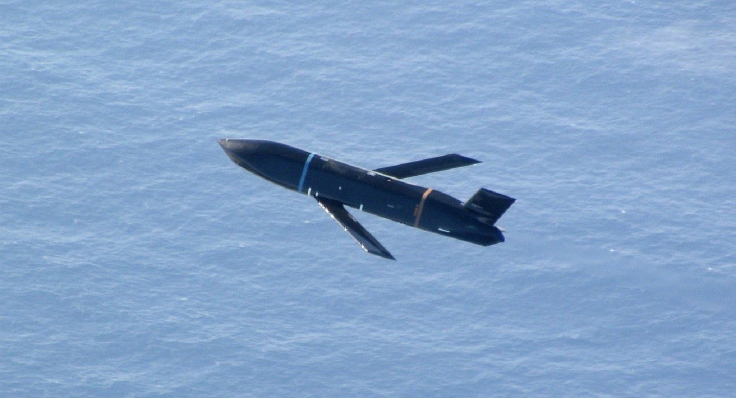 USS Tarawa: new era weapons and sensors sent warship to the bottom ...